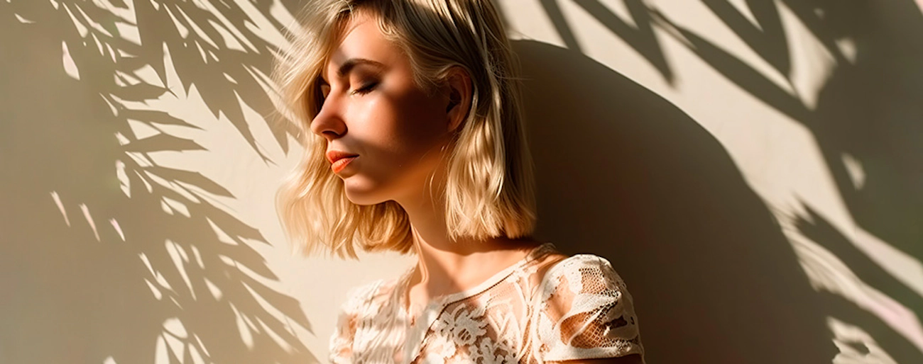 Descubre cómo cuidar el pelo teñido en verano - Salerm